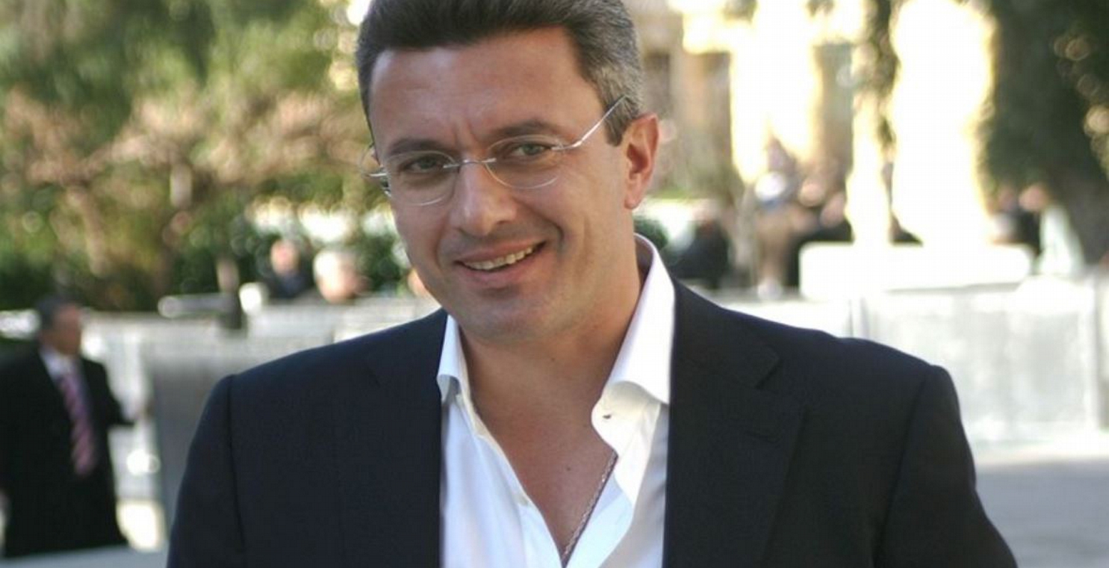 Νίκος Χατζηνικολάου: Η φωτογραφία στο instagram με τον 25χρονο γιο του ...