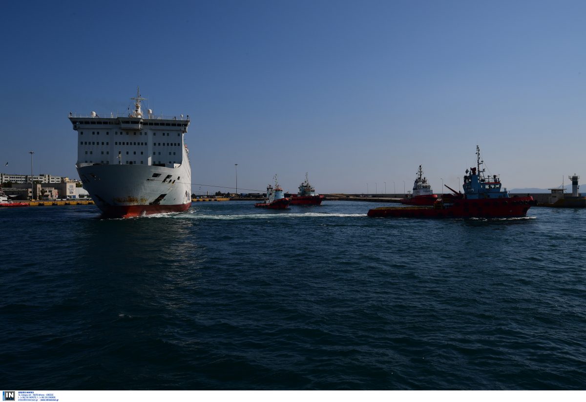 Ελευθέριος Βενιζέλος: Ρυμουλκήθηκε το πλοίο της ΑΝΕΚ - Στο Πέραμα για ...