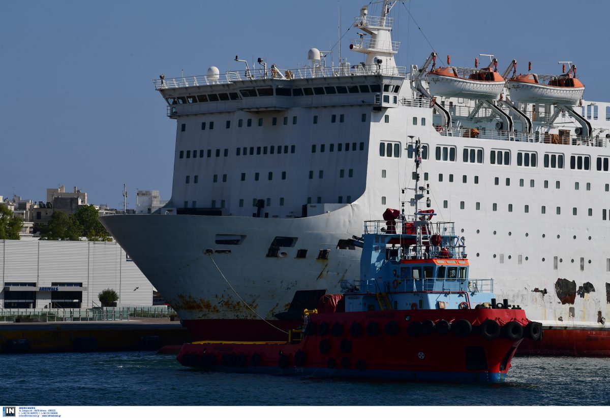 Ελευθέριος Βενιζέλος: Ρυμουλκήθηκε το πλοίο της ΑΝΕΚ - Στο Πέραμα για ...