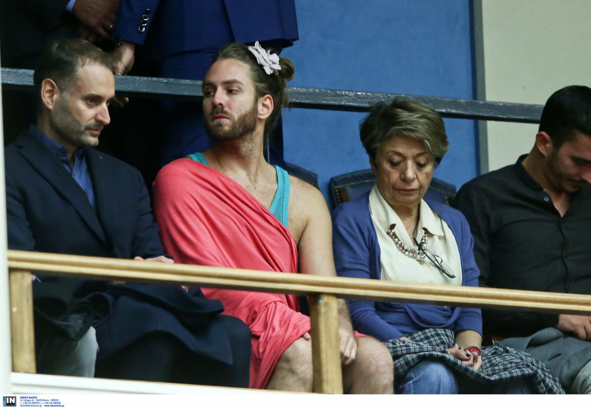 Τζέισον Αντιγόνη: Βγήκε από τα ρούχα του (pic) | Pagenews.gr