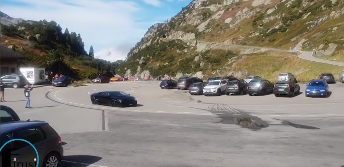 Ελβετία: Οδηγός έστειλε την Lambroghini του στα χωράφια | Pagenews.gr