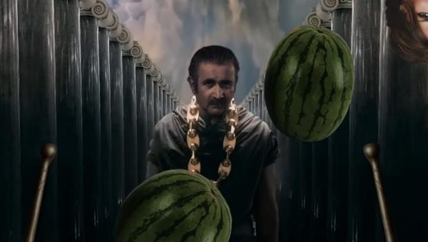 "Αλ Τσαντίρι Νιουζ": Πρεμιέρα με Κούγια έκανε ο Λαζόπουλος (vid ...