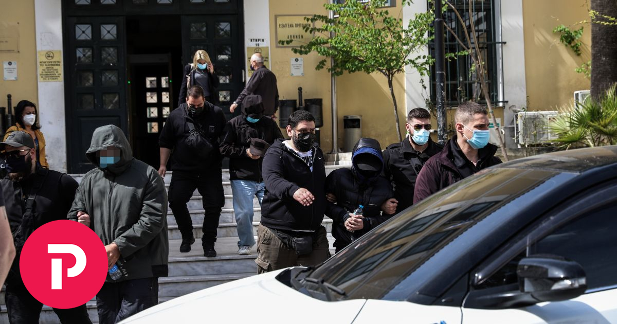 Μένιος Φουρθιώτης: Πως πέρασε την πρώτη του νύχτα στη φυλακή | Ειδησεις ...