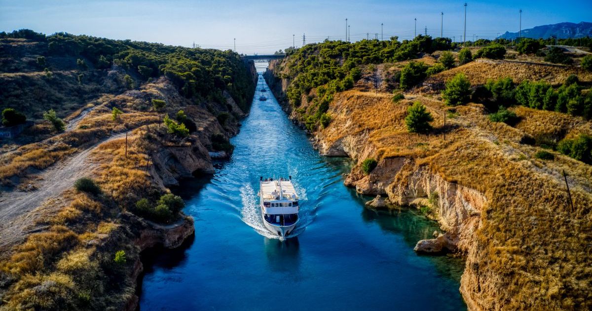Διώρυγα της Κορίνθου: Πάνω από 200 διελεύσεις από την επαναλειτουργία ...