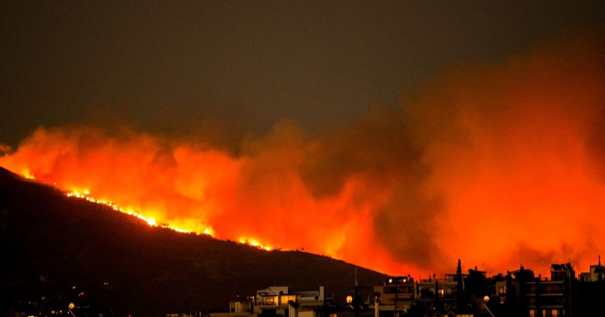 Φωτιά στην Πεντέλη: Βίντεο ντοκουμέντο καταγράφει εμπρησμό | Ειδησεις ...