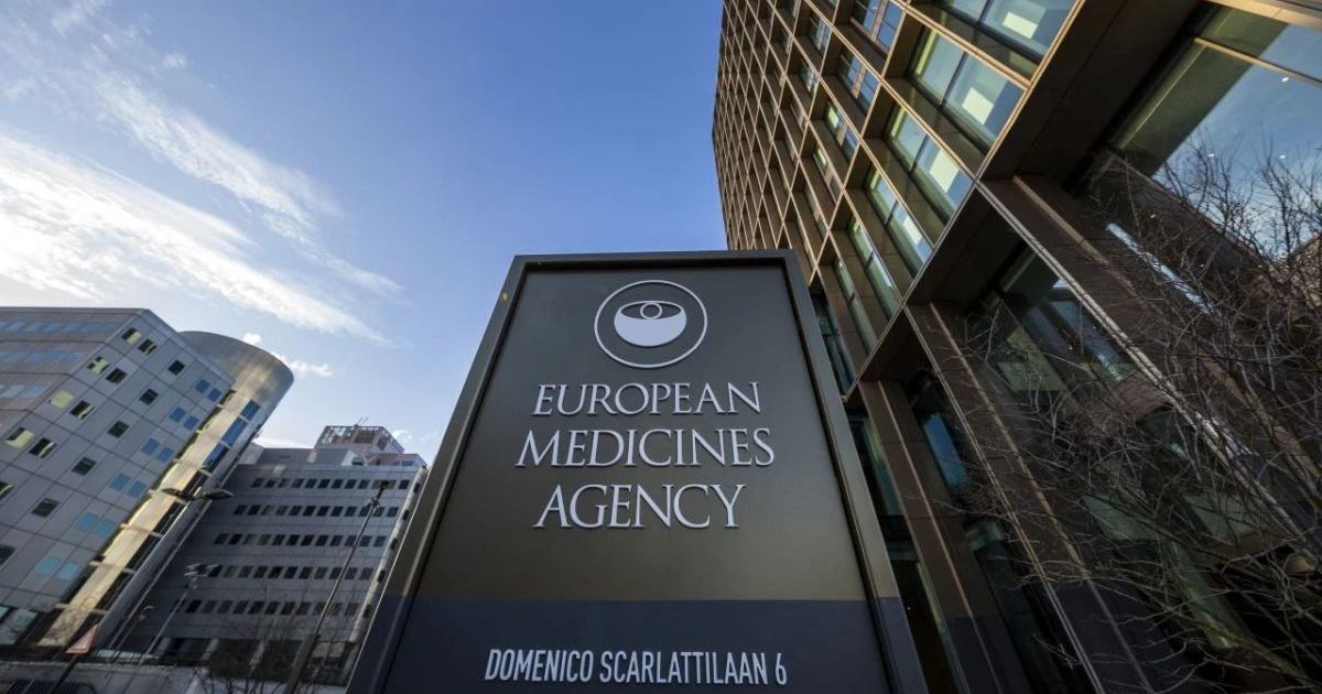 ΕΜΑ: Εγκρίνει τα εμβόλια των Pfizer και Moderna κατά της Όμικρον ...