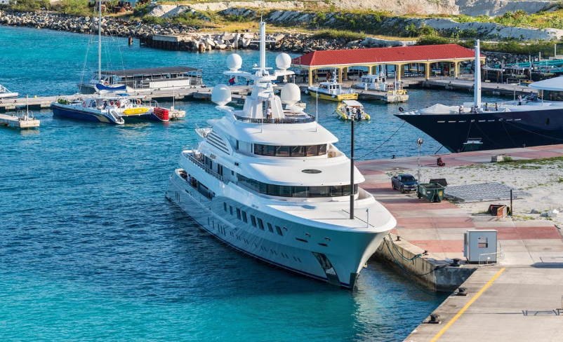 Κυρώσεις στη Ρωσία: Ρώσος ολιγάρχης μηνύει τα γαλλικά τελωνεία για ...