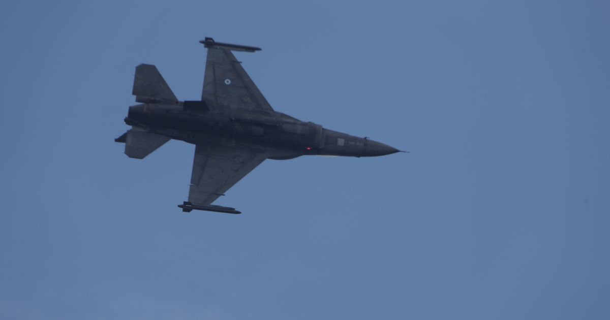 Μπαράζ τουρκικών προκλήσεων στο Αιγαίο - 104 παραβιάσεις και 10 ...