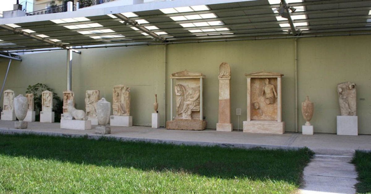 The Archaeological Museum από Piraeus presents an exhibition από ...