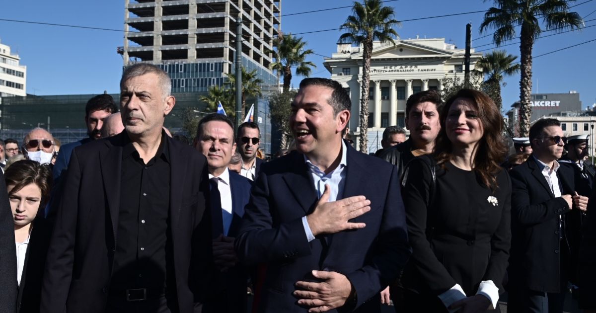 Τσίπρας από Πειραιά για τα Θεοφάνεια: «Περισσότερο φως το έχουμε ανάγκη ...