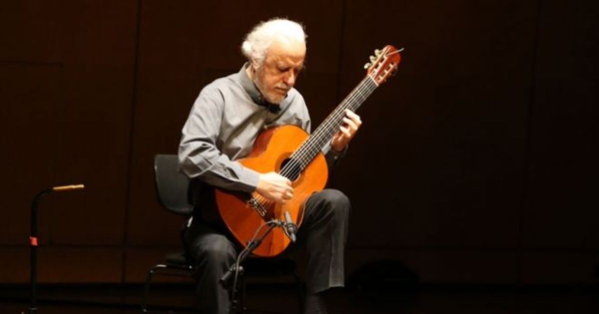 Notis Mavroudis: He was killed in the yard από his house at the age από ...