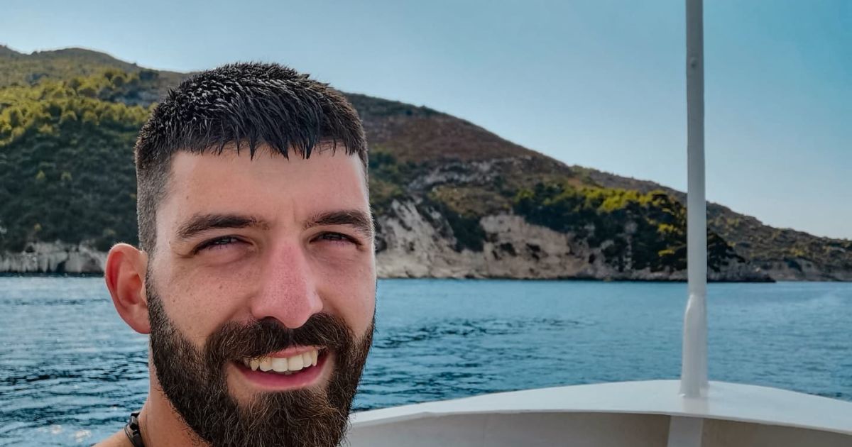 Άλλο ένα νέο παιδί πέθανε στην άσφαλτο – Συγκρούστηκε με φορτηγό που ...