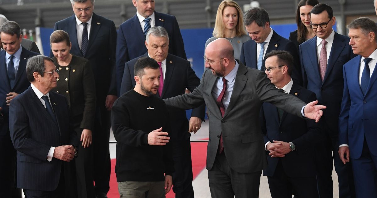Ευρωπαϊκή Ένωση: «Θα σταθούμε ακλόνητα στο πλευρό της Ουκρανίας για όσο ...