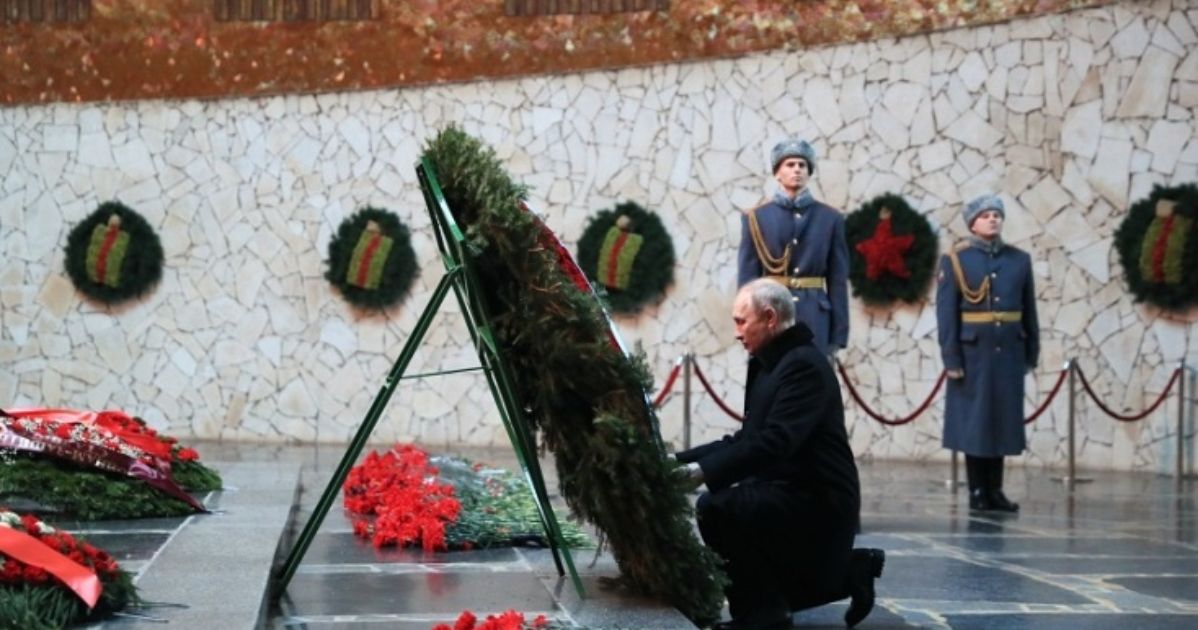 Η μάχη του Στάλινγκραντ, η άφθαρτη ρωσική φύση και η επανασυγγραφή της ...