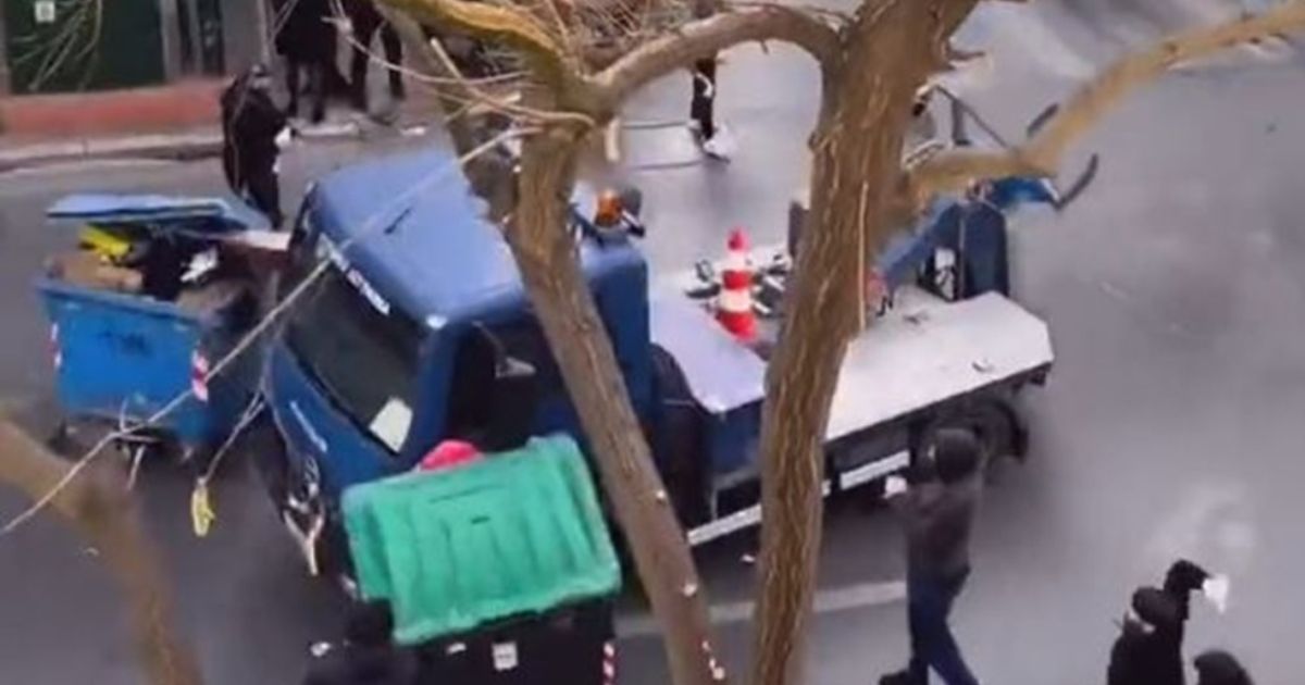 Εισαγγελική έρευνα για το περιστατικό με τον γερανό της ΕΛΑΣ στην οδό ...