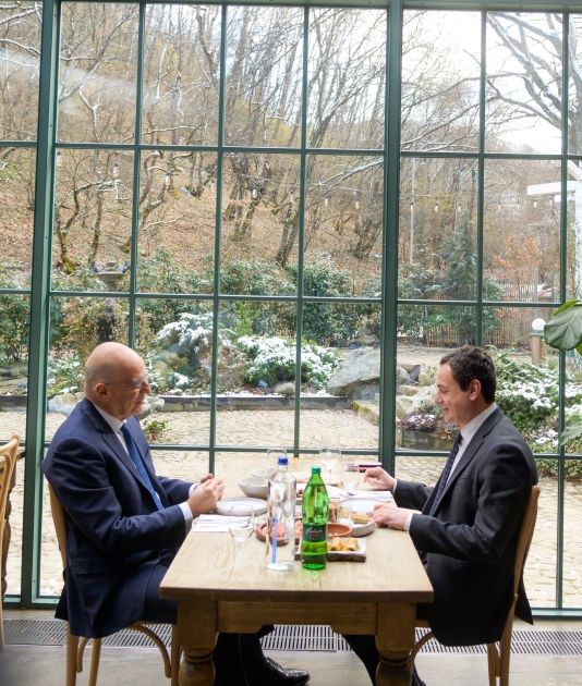 Δένδιας: Γεύμα προς τιμή του από τον πρωθυπουργό του Κοσόβου, Άλμπιν ...