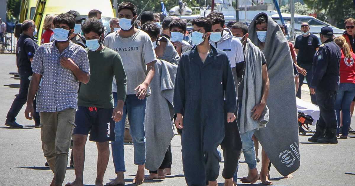 Frontex chief Leijtens arrives at Kalamata; 8 survivors questioned in ...