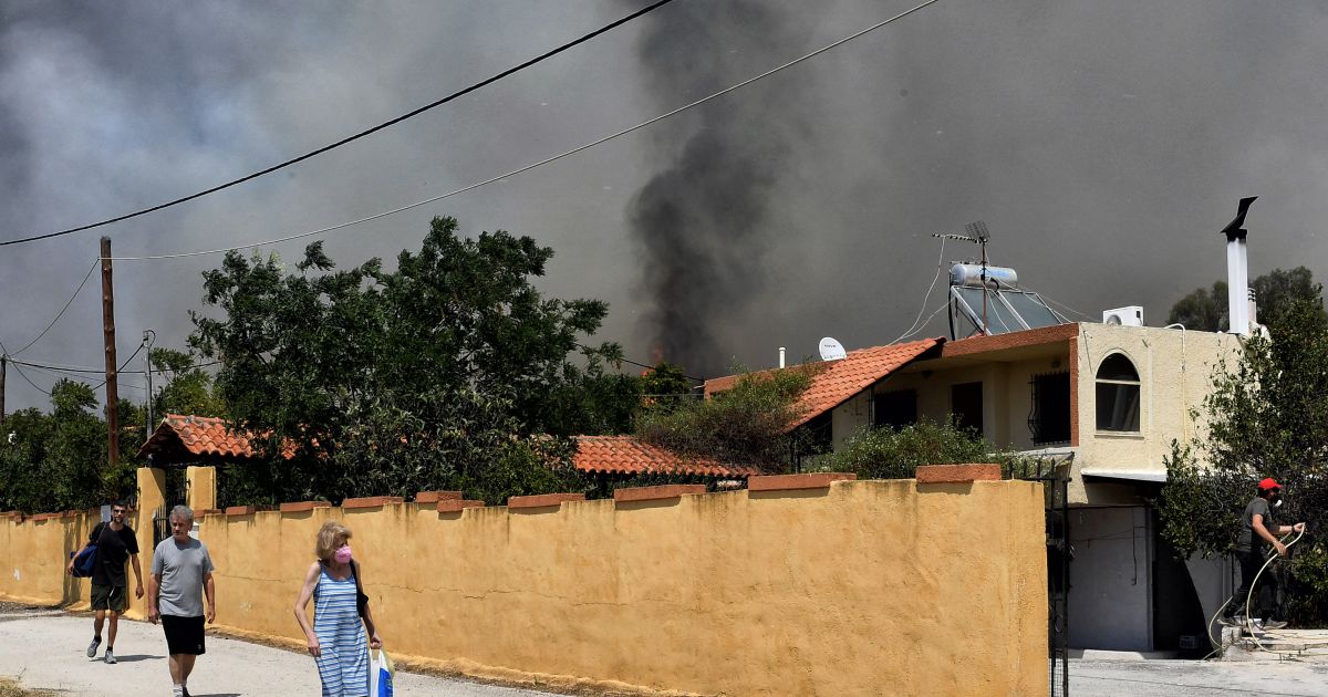 Τριαντόπουλος: «Κόκκινα» 250 σπίτια μετά τις πυρκαγιές - Η βοήθεια που ...