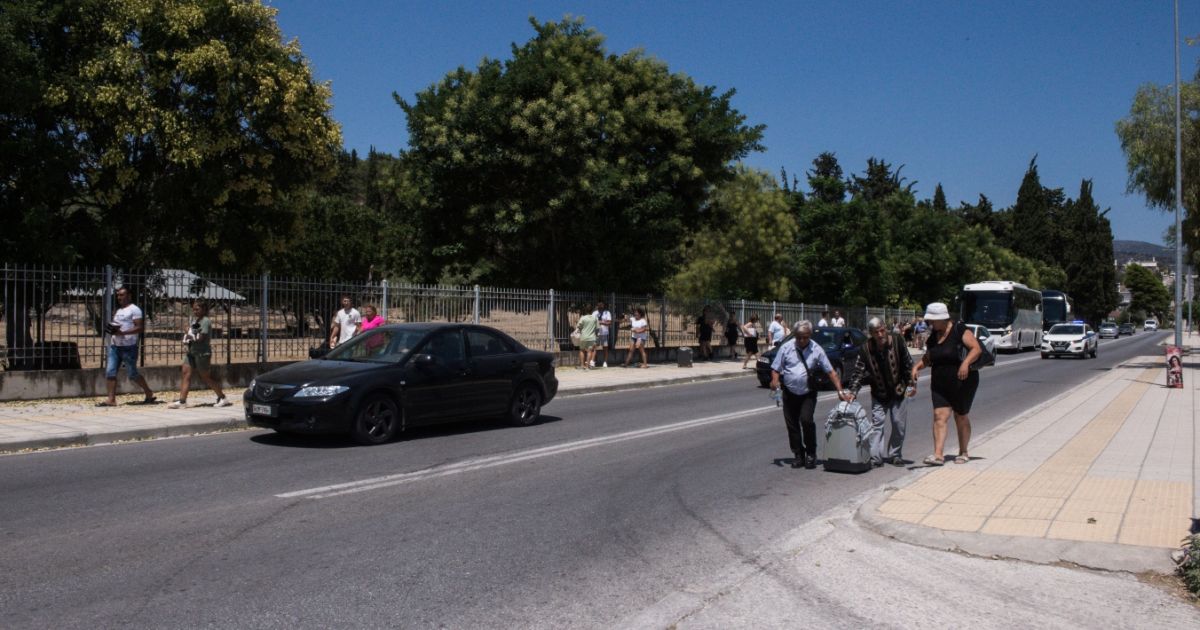 Νέα Αγχίαλος: Επιστρέφουν στα σπίτια τους οι κάτοικοι μετά τη φωτιά και ...