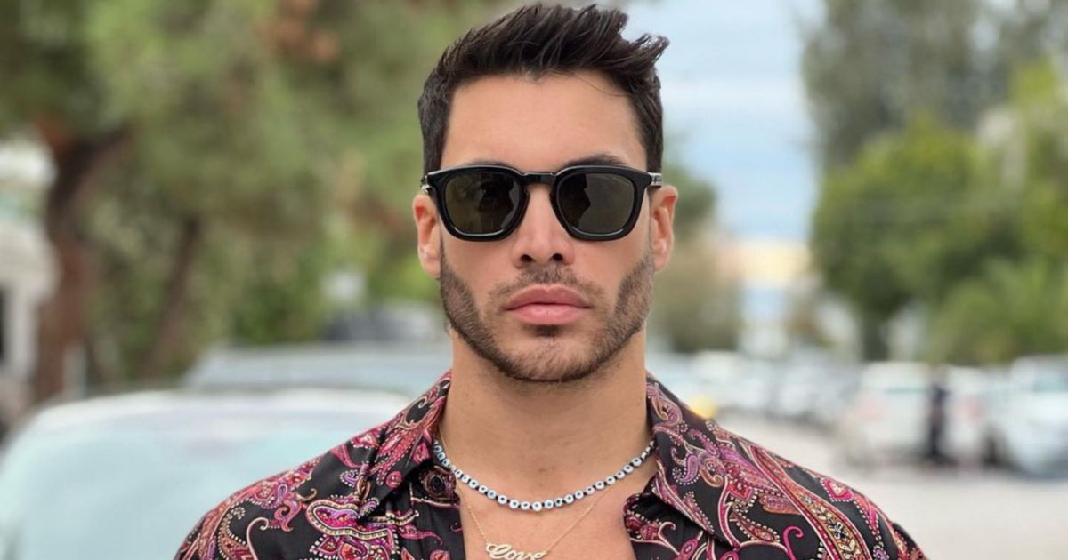 Γιώργος Ασημακόπουλος: Γιατί γδύθηκε στη μέση της Μυκόνου; | Ειδησεις ...