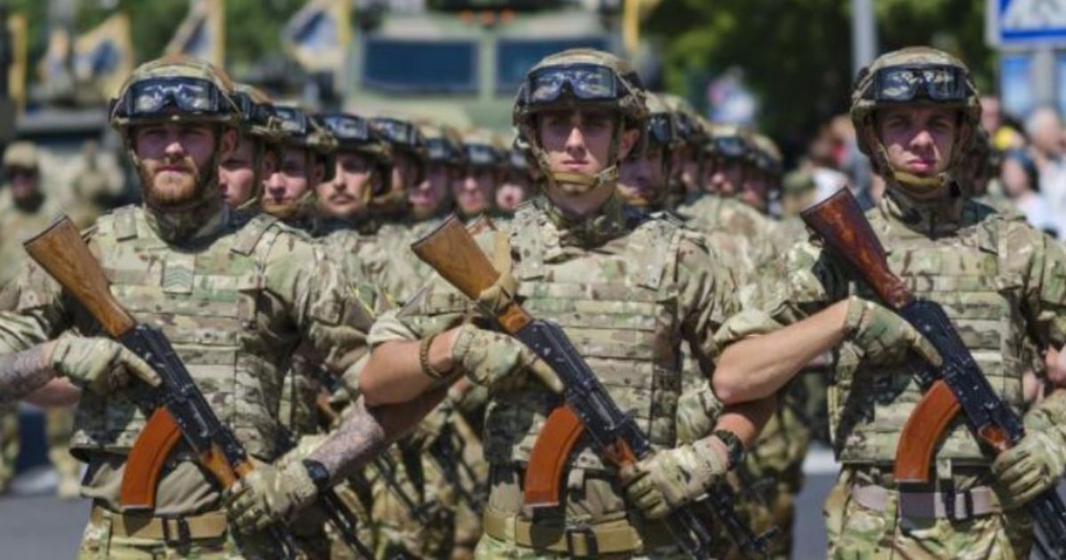 Πόλεμος στην Ουκρανία: Το Τάγμα Αζόφ αναδιοργανώθηκε και πολεμά στο ...