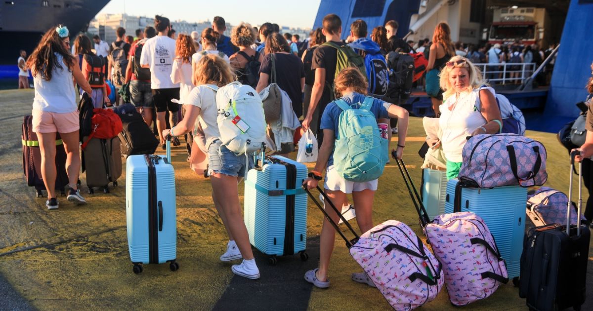 Φεύγουν και οι τελευταίοι εκδρομείς του Δεκαπενταύγουστου - Άδειασε η ...