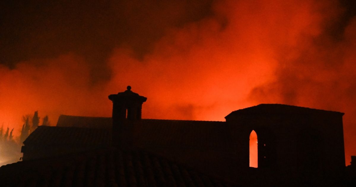 BBC: Οι πυρκαγιές στην Ελλάδα ένα από τα έξι πιο ακραία καιρικά ...
