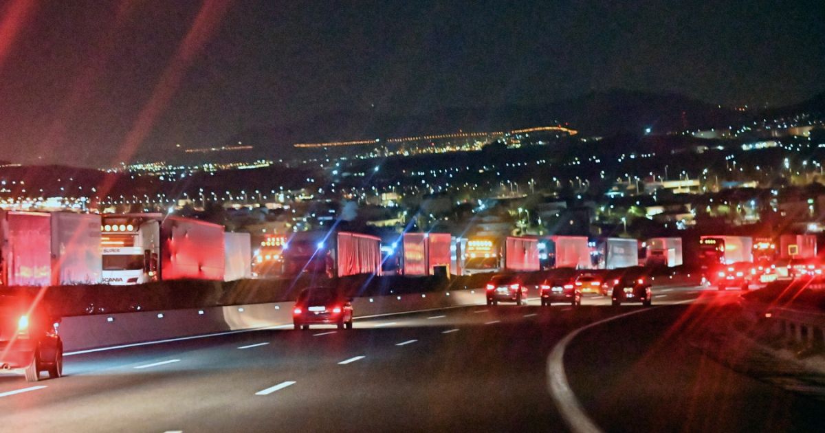 Άνοιξε η ΠΑΘΕ στο ρεύμα κυκλοφορίας προς Αθήνα - Άρση απαγόρευσης ...