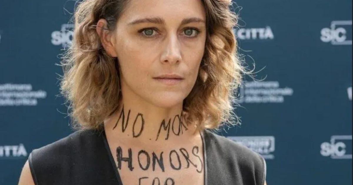 «Όχι άλλες τιμές σε κακοποιητές»: Οι σκηνοθέτες που προκαλούν ...