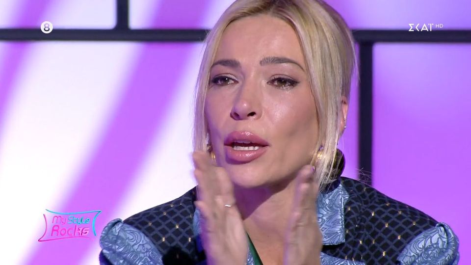 Έβαλε τα κλάματα η Αμάντα: «Θα φοράω ότι ρούχα θέλω» [vid] | Ειδησεις ...