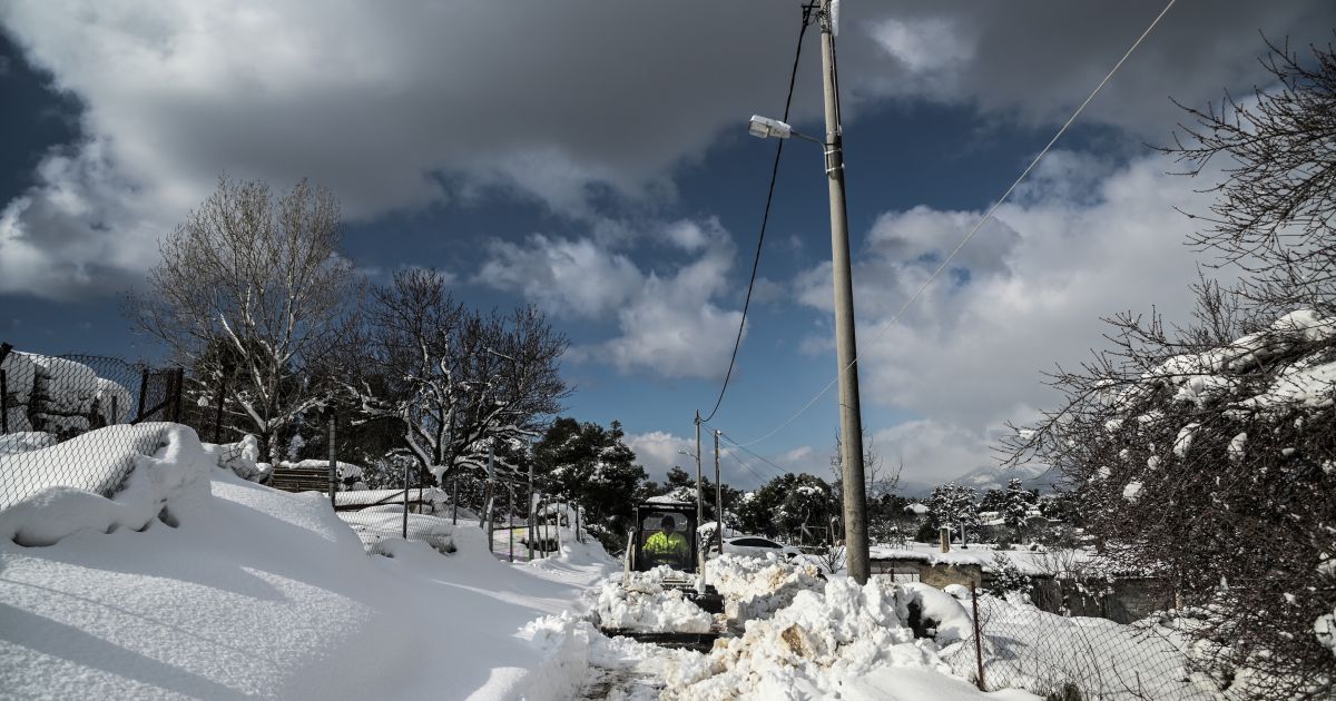 Χιόνια Αθήνα: Επί ποδός ο κρατικός μηχανισμός – Σε ισχύ τα μέτρα της ...