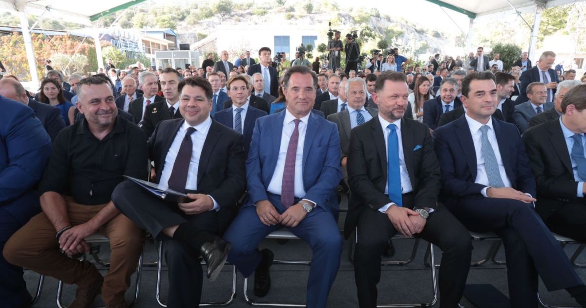 Ναυπηγεία Ελευσίνας: Υπεγράφη Συμφωνία Χρηματοδότησης μεταξύ DFC και ...