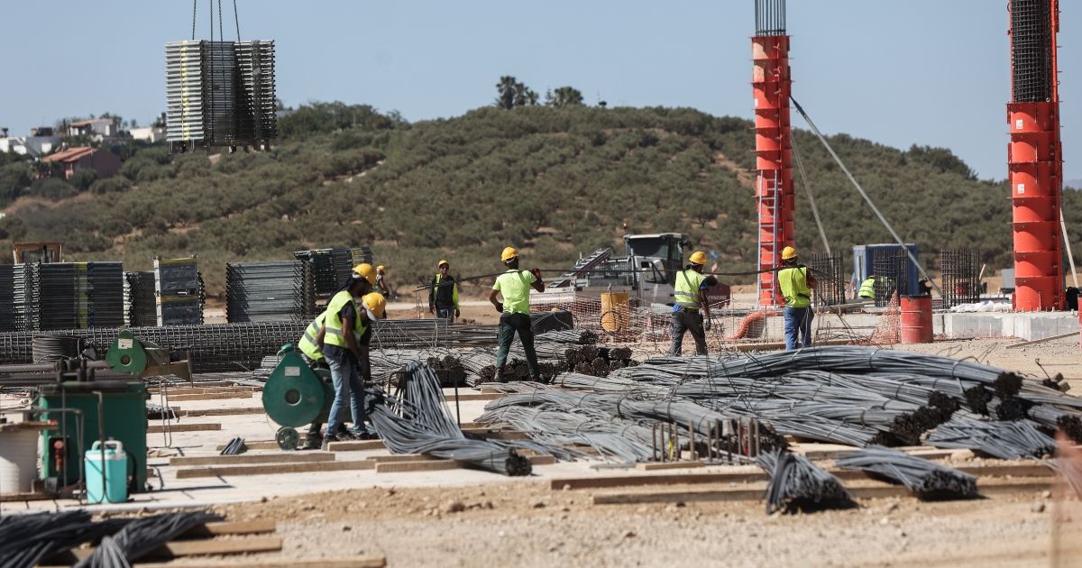 Η κούρσα των μεγάλων έργων το 2024: Από τους δρόμους στους ...