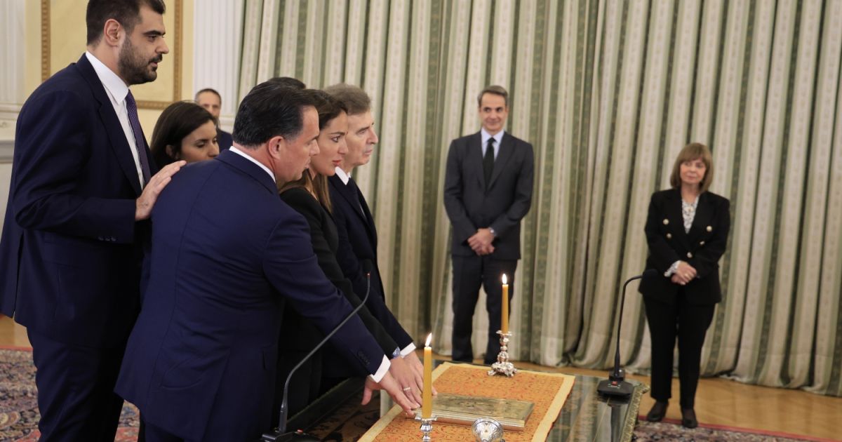 Ορκίστηκαν οι νέοι υπουργοί και υφυπουργοί [vid] | Ειδησεις | Pagenews.gr