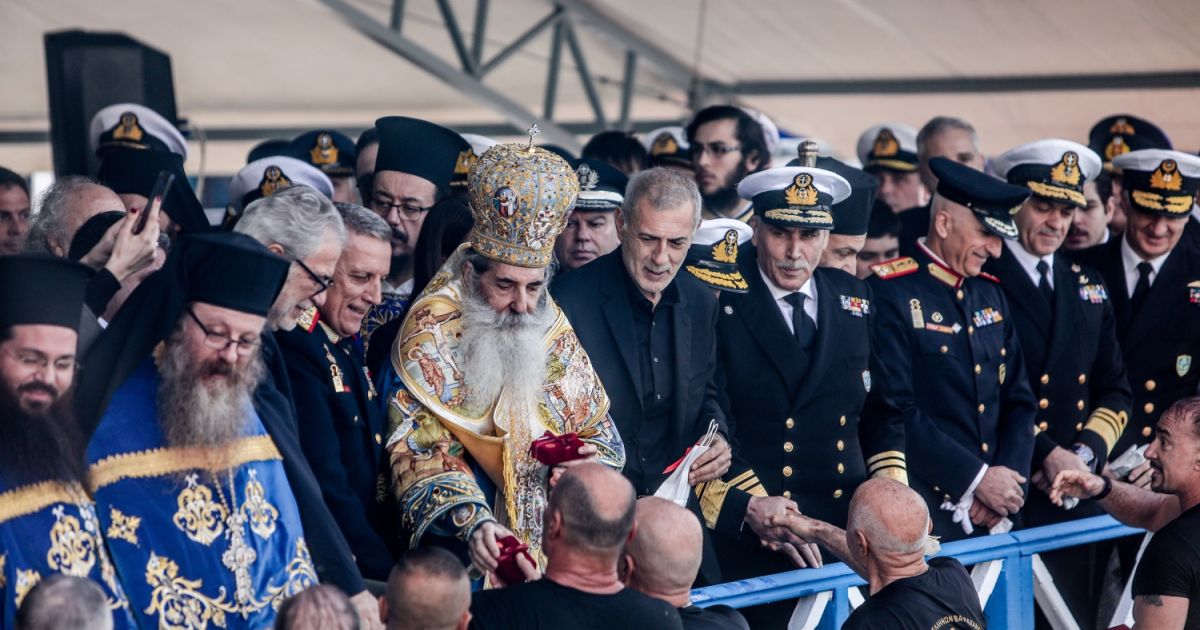 Θεοφάνεια 2024: Τελέστηκε με λαμπρότητα η τελετή αγιασμού των υδάτων ...