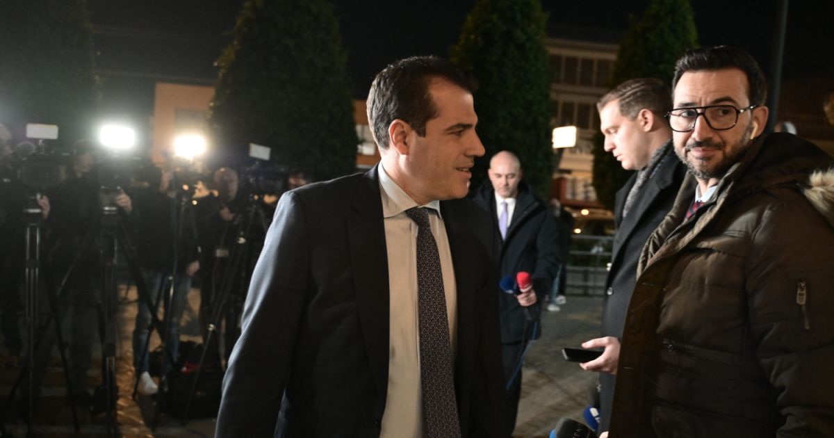 Πλεύρης για τα ομόφυλα ζευγάρια: Συζητάμε δύσκολα θέματα με ειλικρίνεια ...