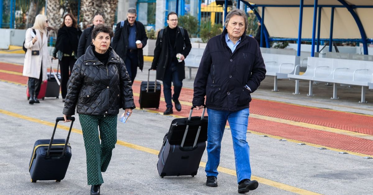 ΣΥΡΙΖΑ: Οι βουλευτές που αναχώρησαν από τον Πειραιά για τις Σπέτσες με ...