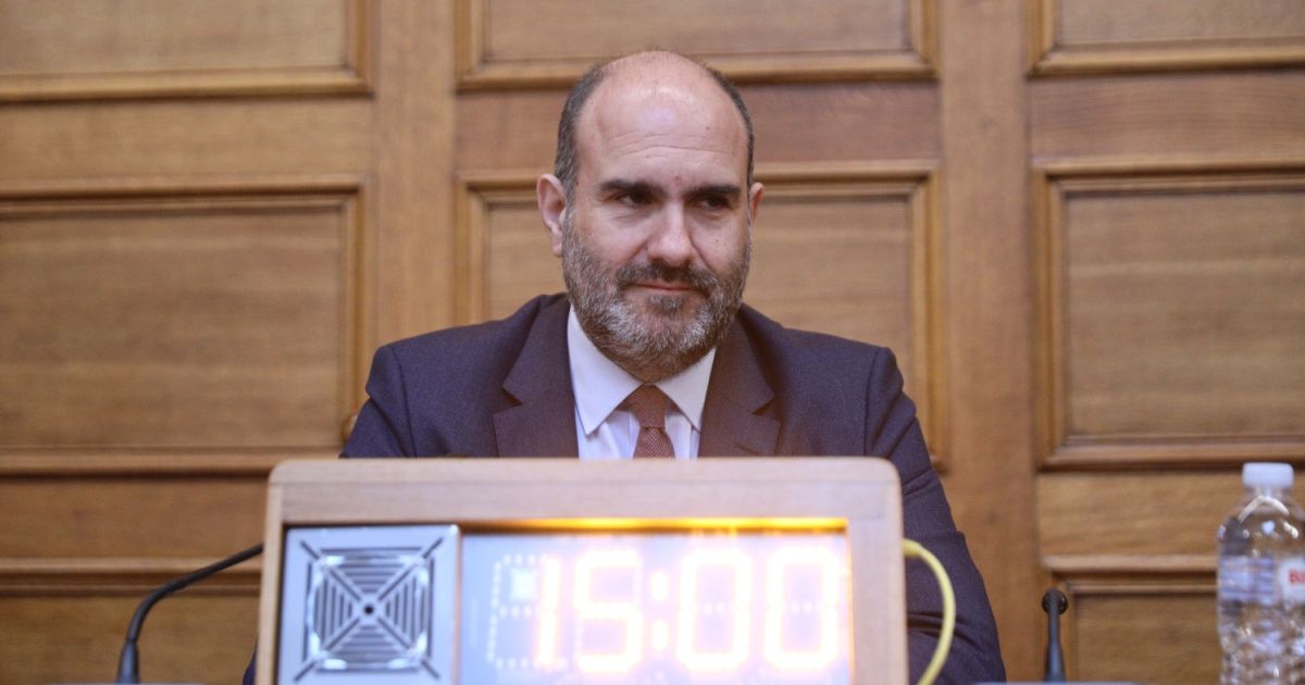 Δημήτρης Μαρκόπουλος: Δεν απείλησα καθηγητή, χτυπήστε εμένα αλλά όχι τα ...