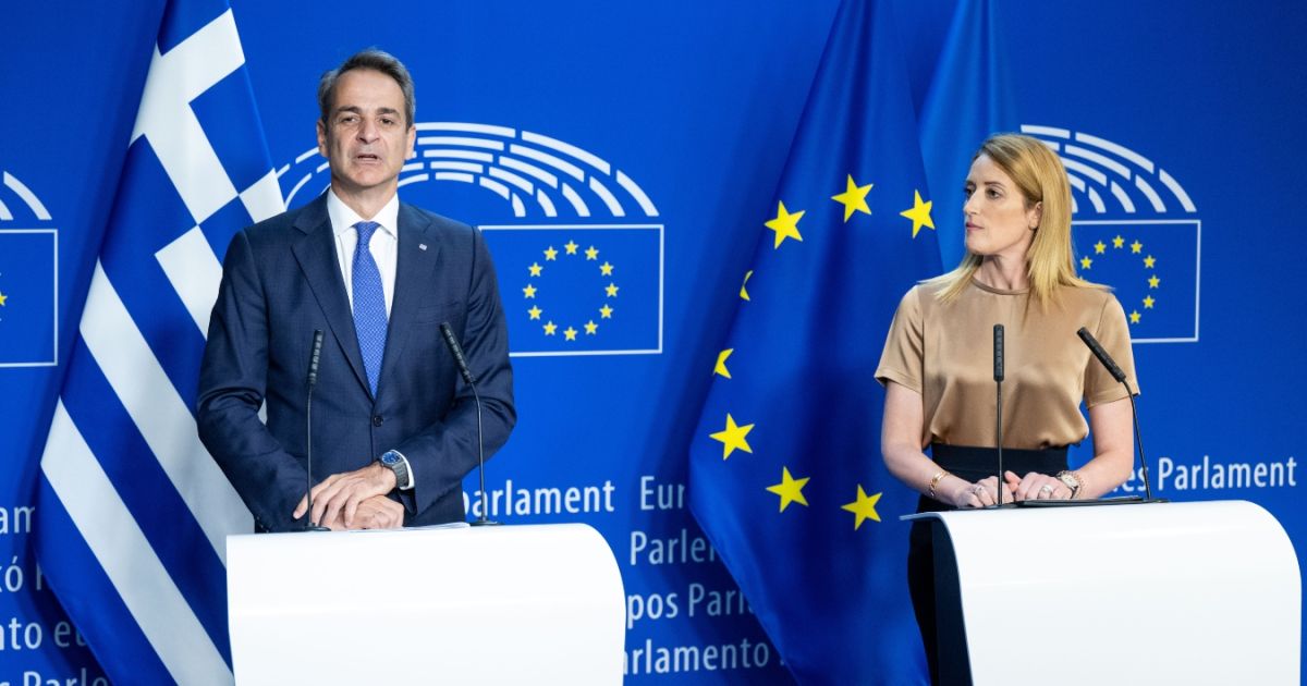 Στην Ολομέλεια της Βουλής θα μιλήσει την Τρίτη η Ρομπέρτα Μετσόλα ...