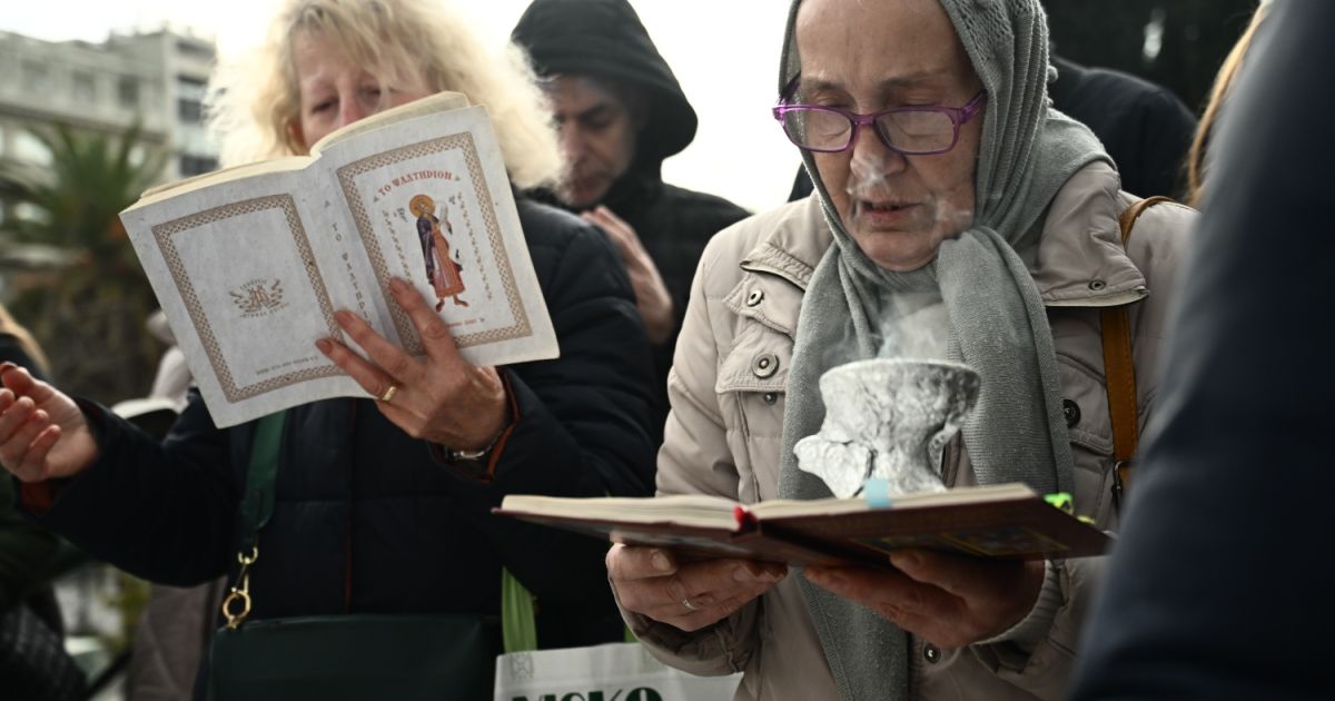 Συγκέντρωση στο Σύνταγμα κατά του νομοσχεδίου για τον γάμο των ομόφυλων ...