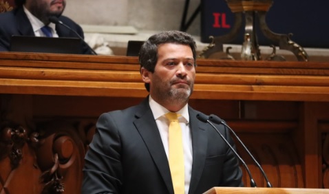 Πορτογαλία: Γκάλοπ δείχνουν ακροδεξιό κόμμα με ηγέτη σχολιαστή ...