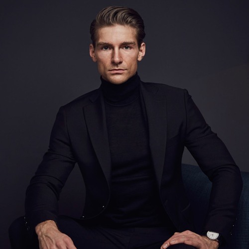 Jeremy Fragrance: Πως από αποτυχημένος τραγουδιστής έφτιαξε την δική ...