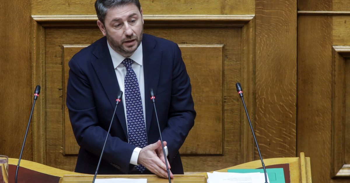 ΠΑΣΟΚ: Αναβρασμός για ιδιωτικά ΑΕΙ και δημοσκοπική στασιμότητα ...