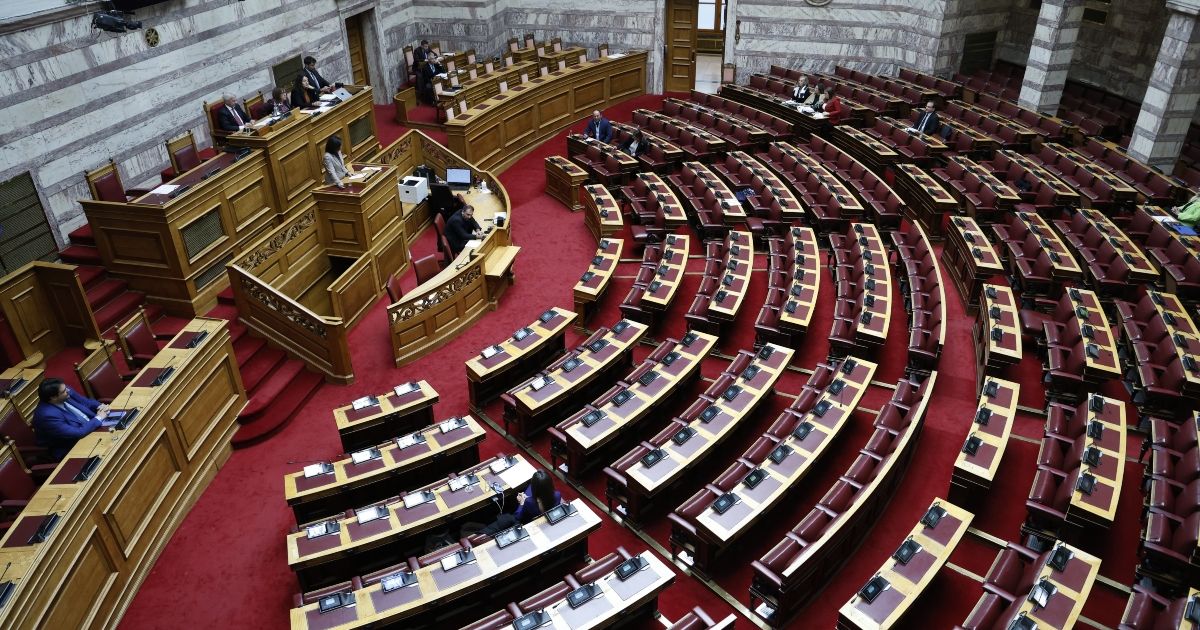 Βουλή: Ψηφίστηκε με συντριπτική πλειοψηφία το ν/σ για τους δικηγόρους ...