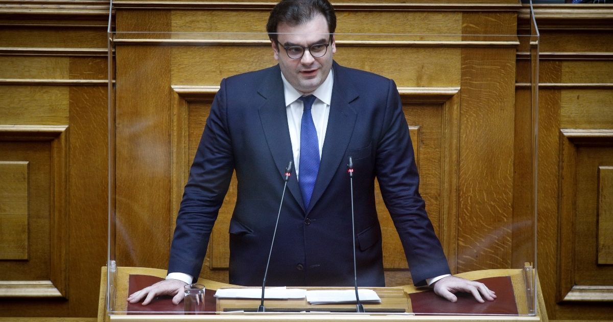 «Φραγή» στα κινητά τηλέφωνα των μαθητών θέλει να βάλει ο Πιερρακάκης ...