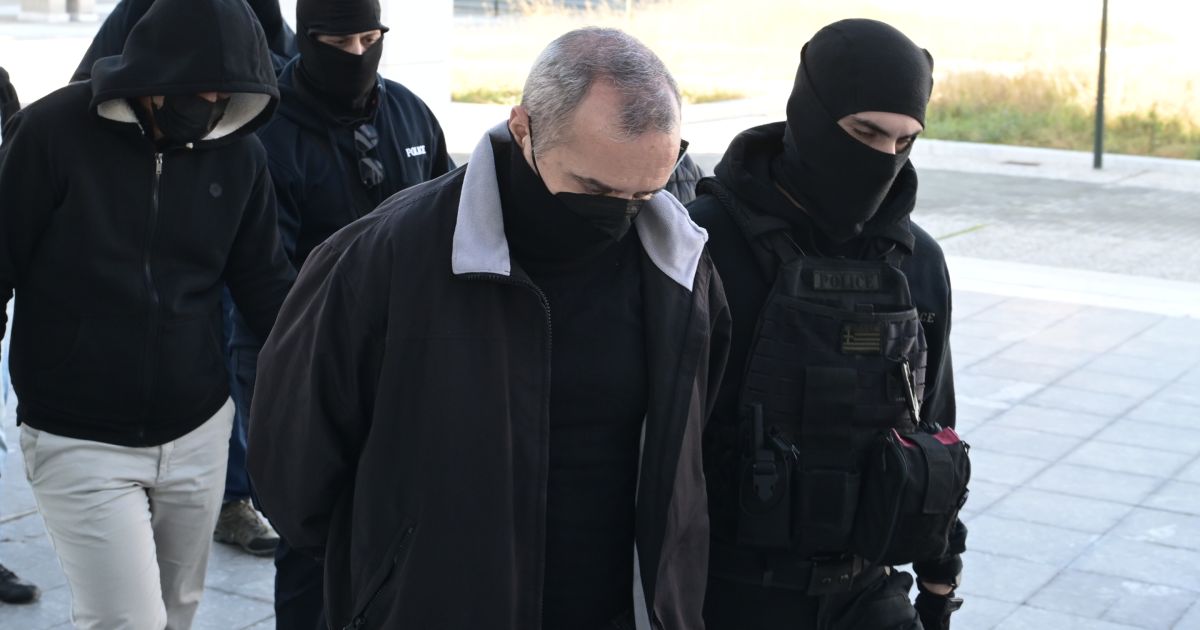 «Ο Ηλίας Μίχος καλύπτει επώνυμους που τον έχουν για "ήρωα"» Τι είπε η ...