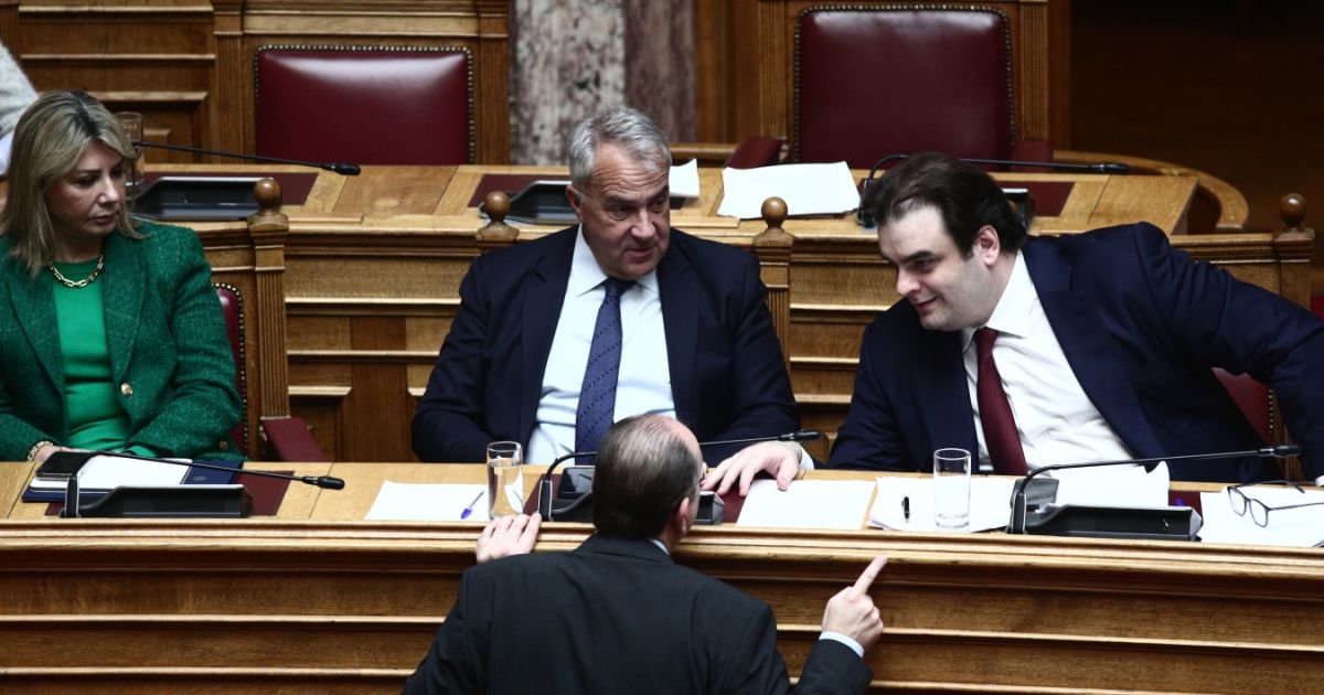Με 159 «ναι» πέρασε το νομοσχέδιο για τα μη κρατικά Πανεπιστήμια ...