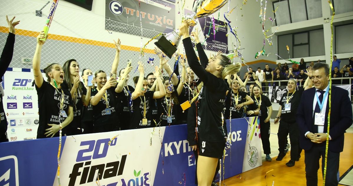 ΠΑΟΚ: Σήκωσε την κούπα με σούπερ Χατζηπαρασίδου απέναντι στη Νέα Ιωνία ...