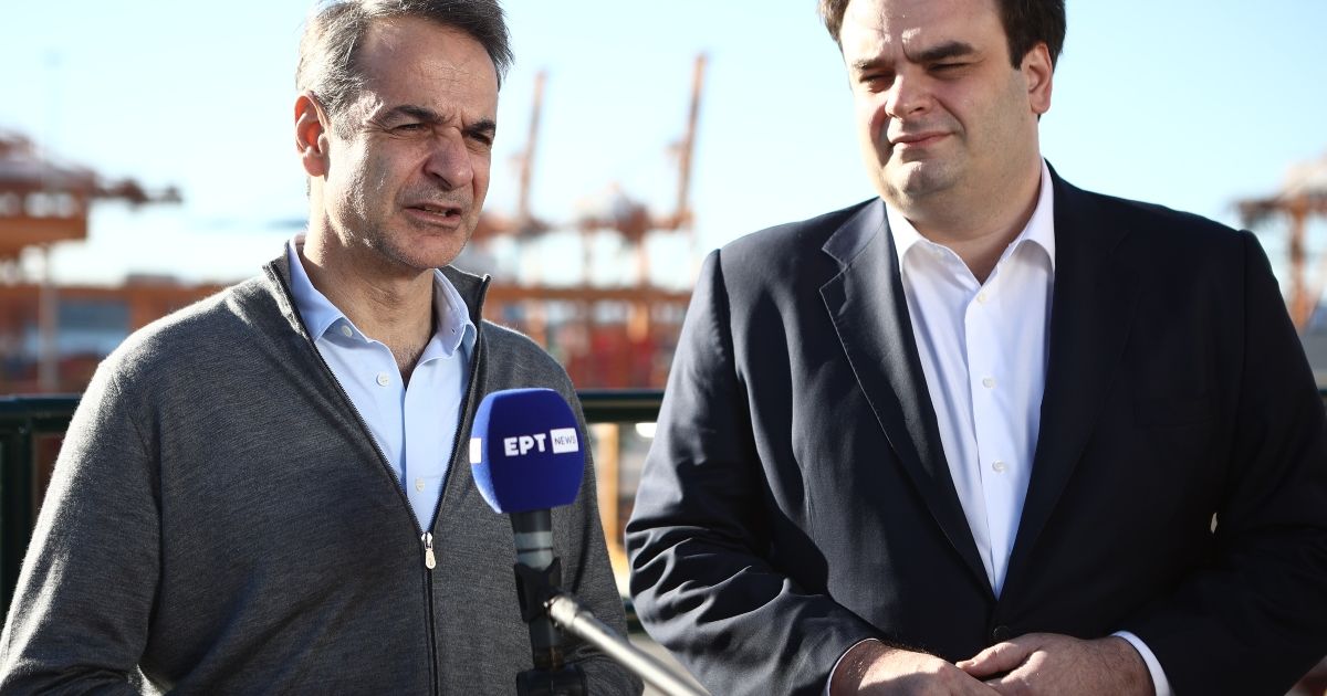 Ο κίνδυνος στα δεξιά και η σχολική βία "στέλνουν" τον πρωθυπουργό στη Β ...