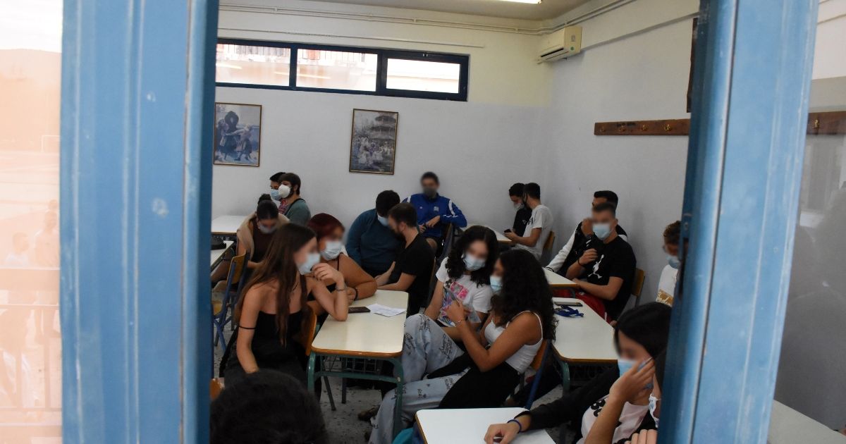 Υπουργείο Παιδείας: Πότε κλείνουν Γυμνάσια, Λύκεια και αρχίζουν οι ...